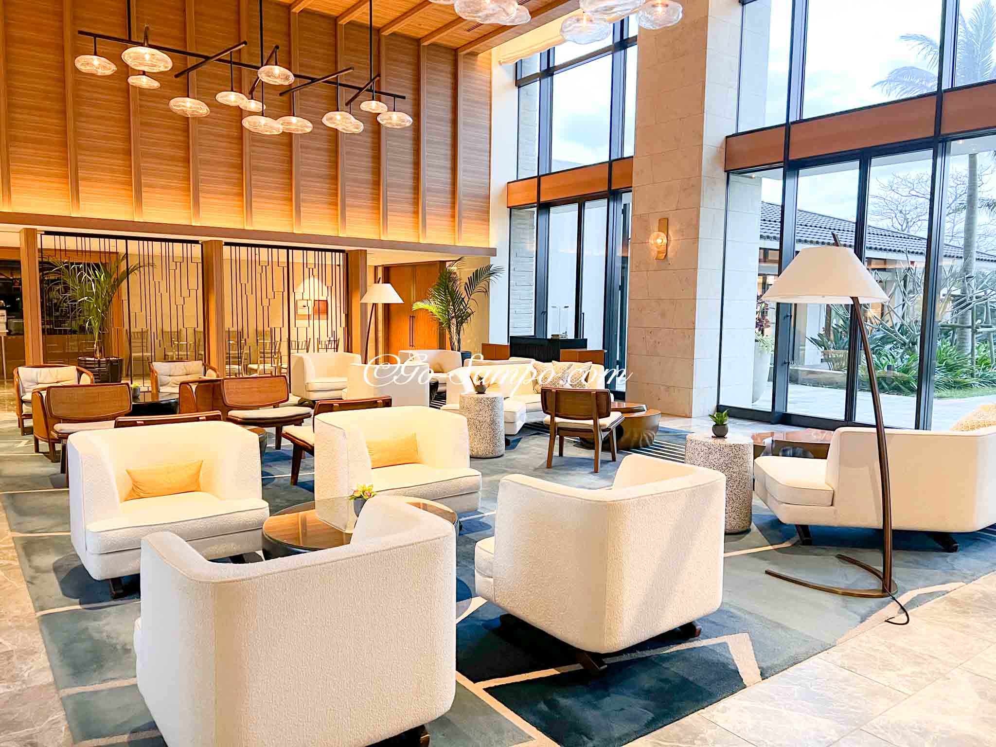 【2025年最新】ハレクラニ沖縄 House Without A Keyのディナーコースをブログレビュー解説