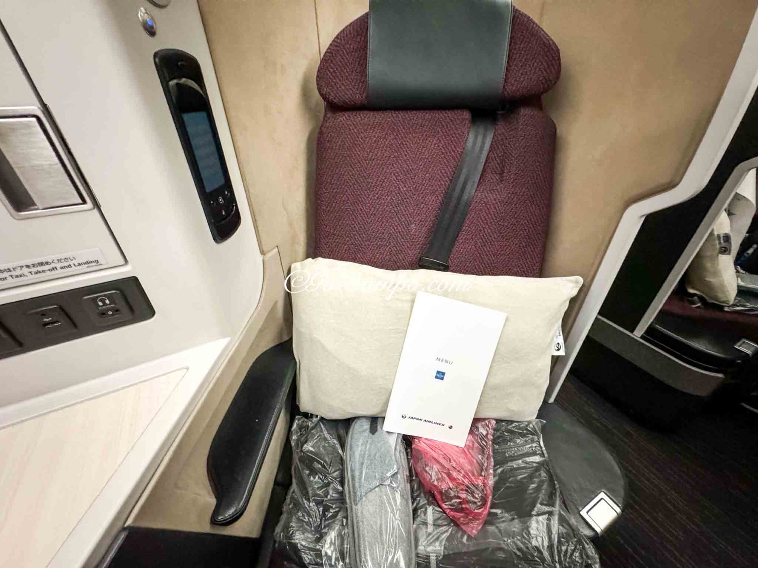 【搭乗記】羽田-台北松山 JAL097 B787-9 国際線ビジネスクラスSKY SUITEⅢに乗ってきた！